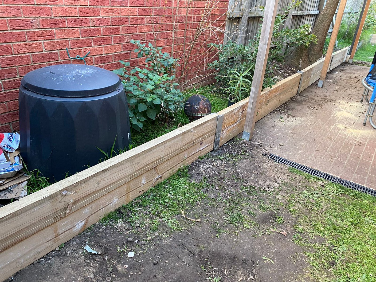 Colorbond Fence & Gate and Garden Bed Retaining Wall - DIY Steel Supply