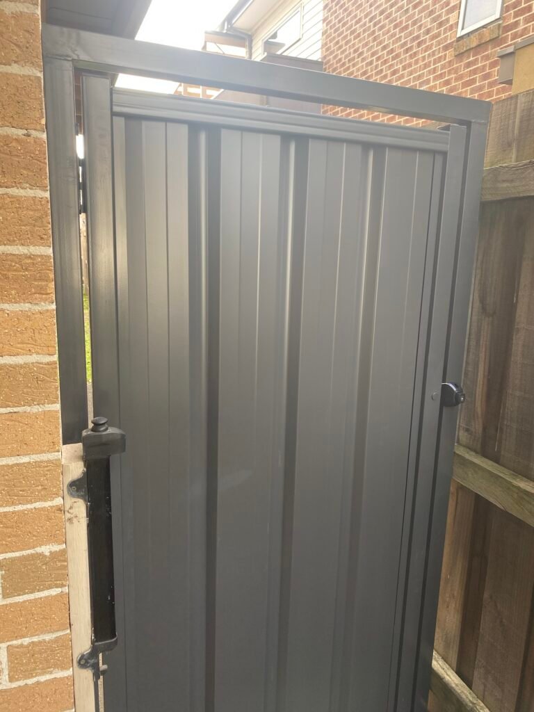 Colorbond Gate with crossbar frame - DIY Steel Supply